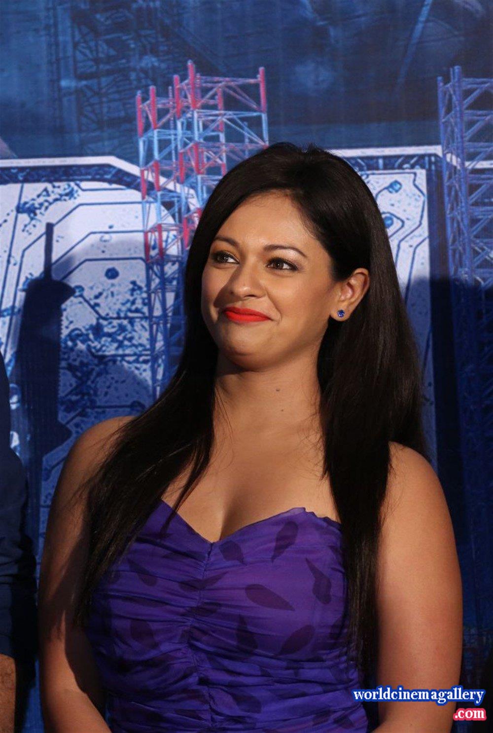 Pooja Kumar latest hot stills