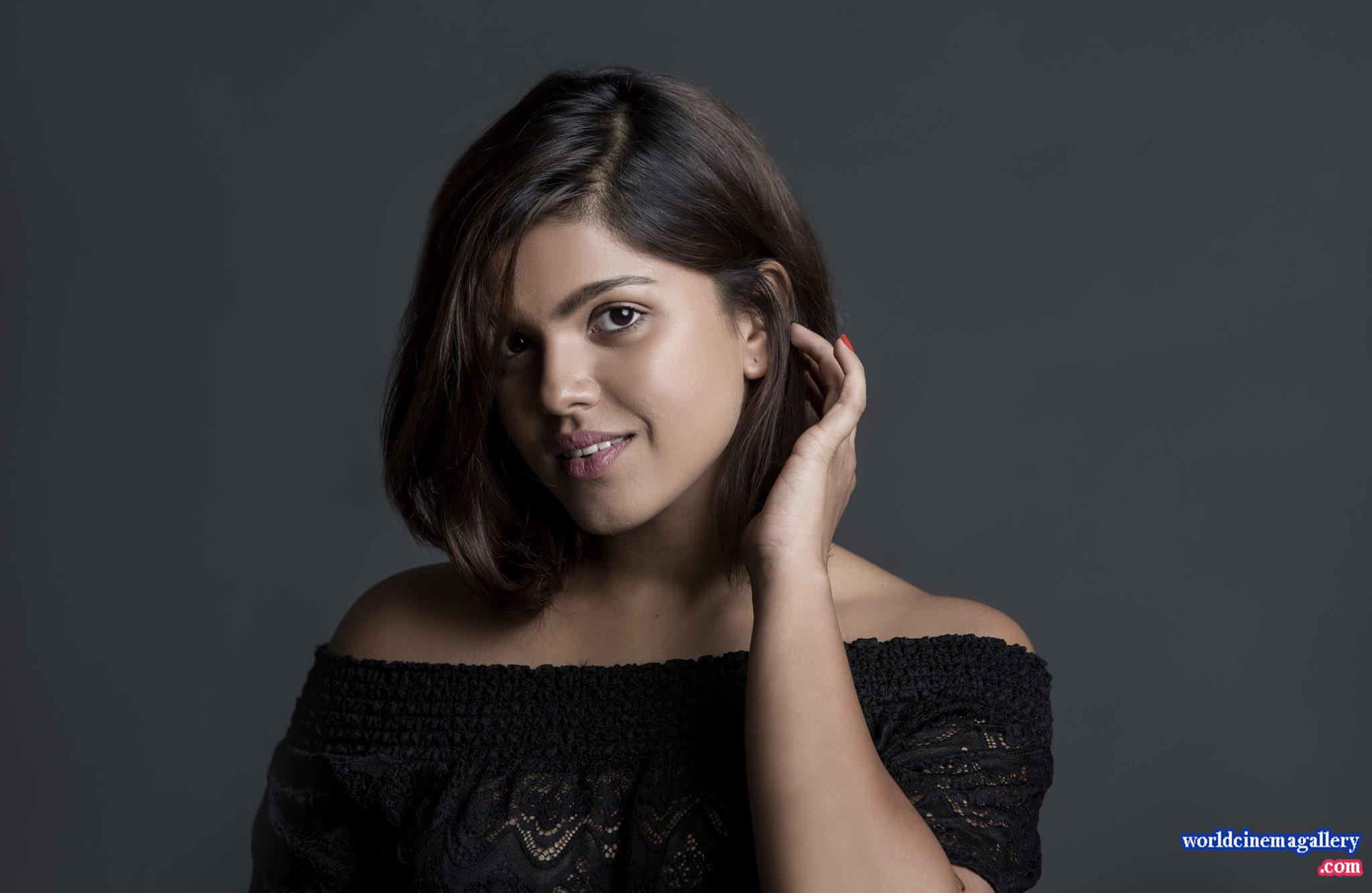 Pooja Devariya Hot Stills