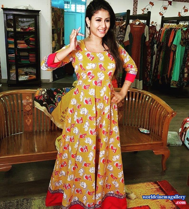 Raja Rani serial actress semba Alya Manasa Stills