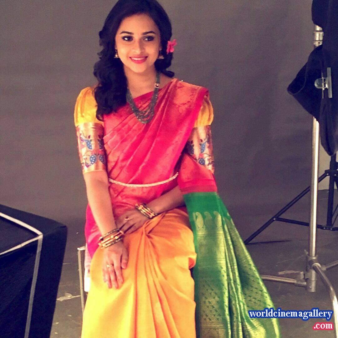 Sri Divya Saree Stills