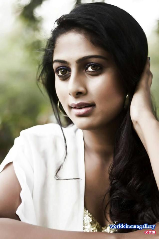 Vinutha Lal Sexy Photoshoot Stills