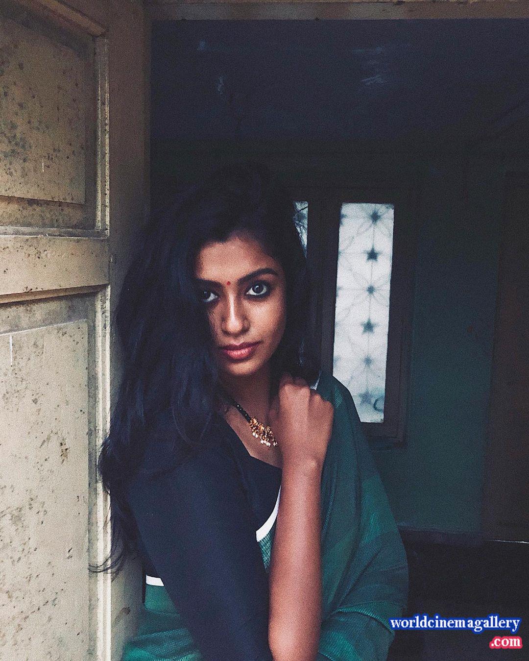 Roshni haripriyan bharathi kannamma Serial Actress