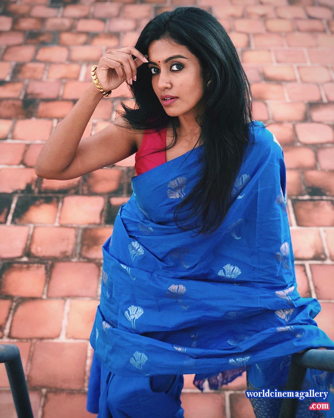 Roshni haripriyan bharathi kannamma Serial Actress