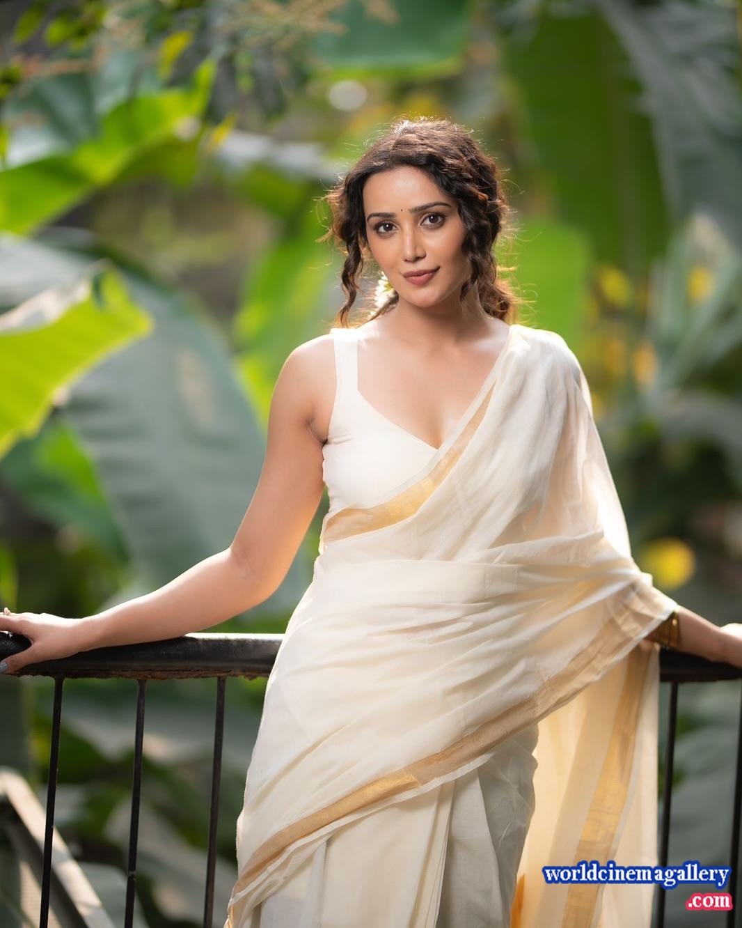 Anaira Gupta Hot stills